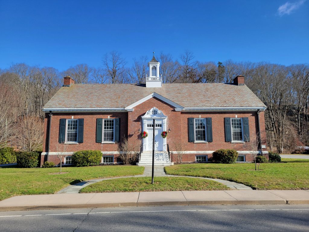 Discover Rathbun Free Memorial Library in East Haddam